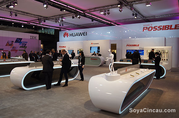 MWC 2013 Hands On: Huawei Ascend P2, Ascend Mate & Ascend W1 - SoyaCincau
