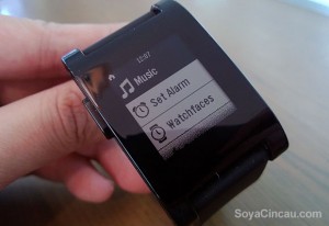 Pebble E-Paper Smartwatch Review - SoyaCincau