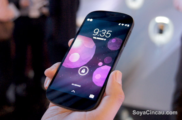 Hands-on: YotaPhone 2 with Dual Displays - SoyaCincau