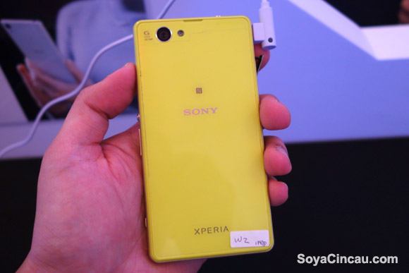 Hands-on: Sony Xperia Z1 Compact - High-end Smart Phone in a smaller ...