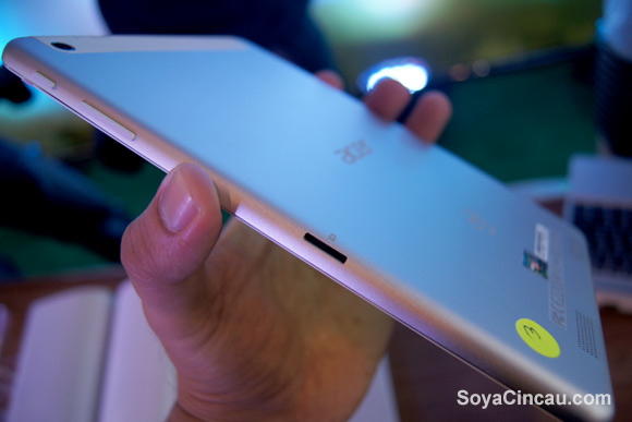Hands-on: Acer Iconia One 7 and Iconia A1-830 tablets - SoyaCincau