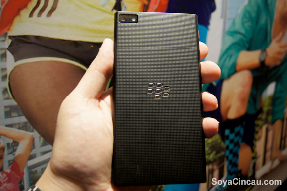 Hands-on: BlackBerry Z3. It's most affordable BlackBerry 10 Device ...