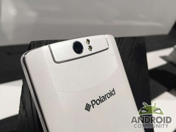 Polaroid's first smart phone looks like a ripoff of the OPPO N1 ...