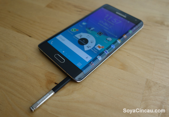 Samsung Galaxy Note Edge Review: Curved not just for looks - SoyaCincau