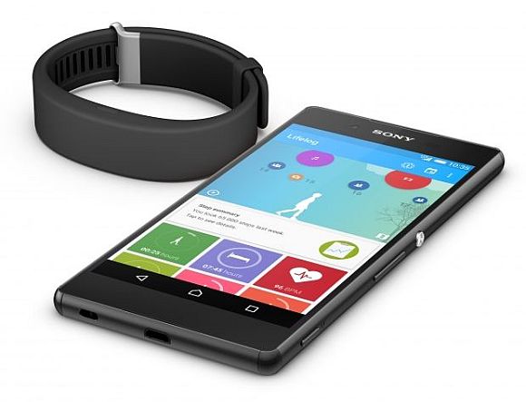 Sony SmartBand 2 - The activity tracker that now tracks your heart rate ...