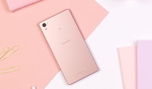 Sony took their time to find the perfect shade of pink for the Xperia ...