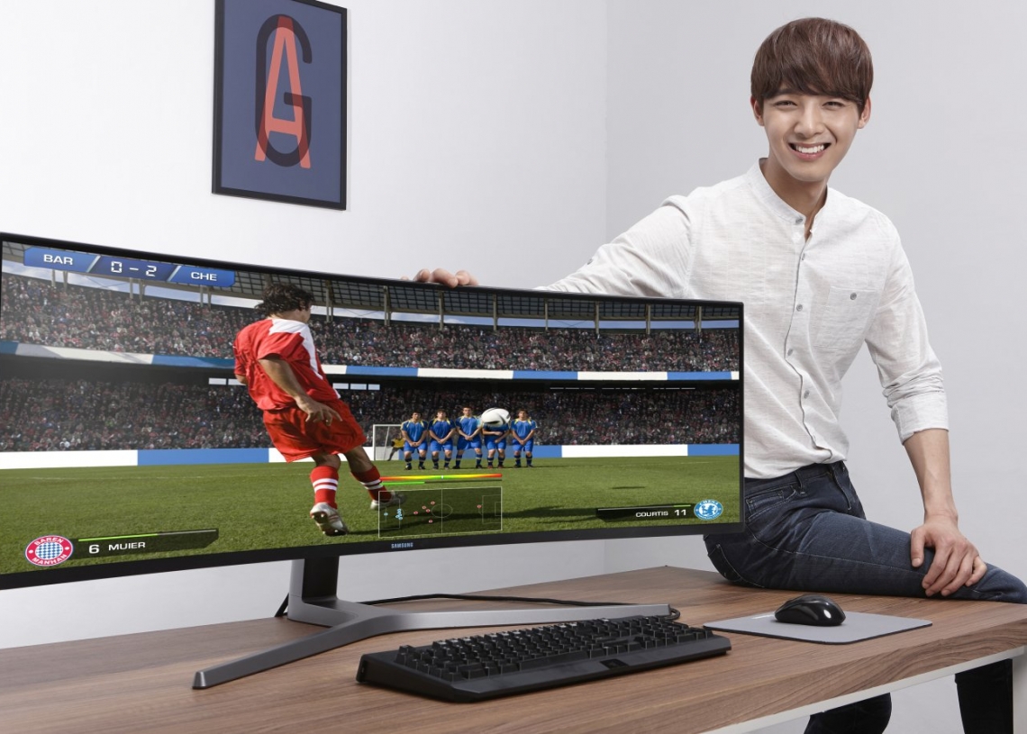 Samsung's 49" 32:9 super ultra-wide monitor now comes with a Galaxy J7 ...