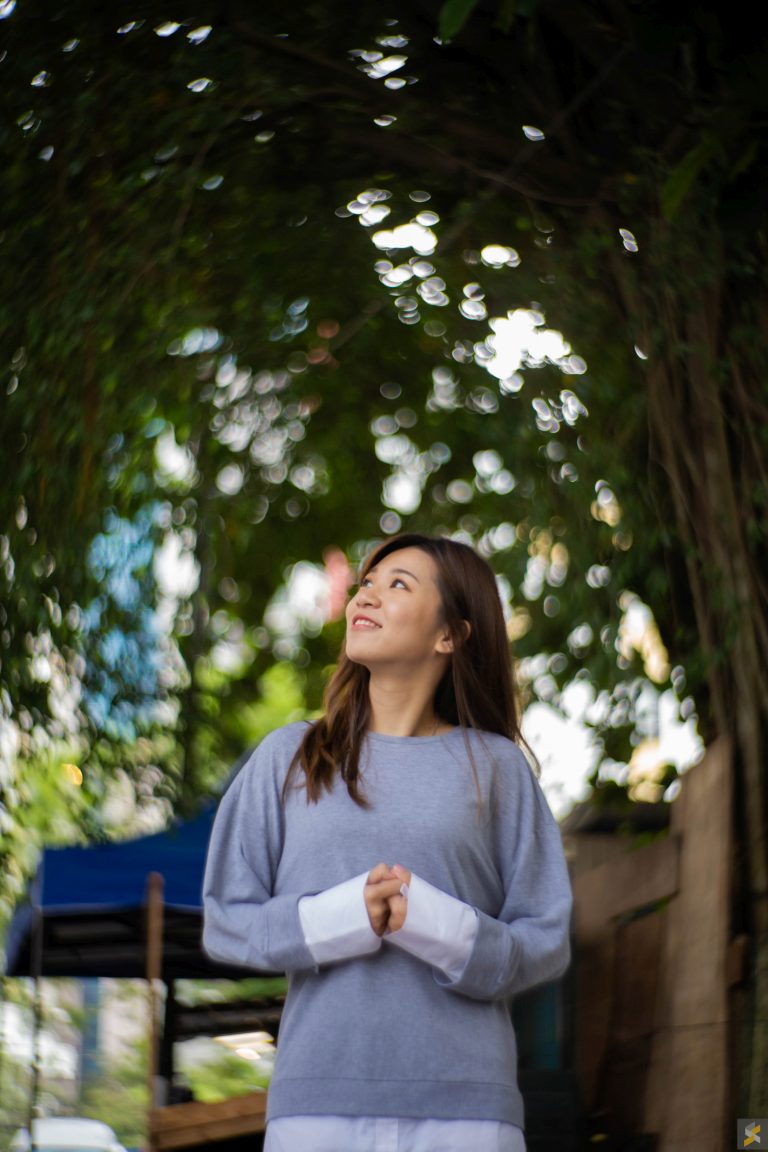 The Lomography New Petzval 85mm art lens is magical - SoyaCincau