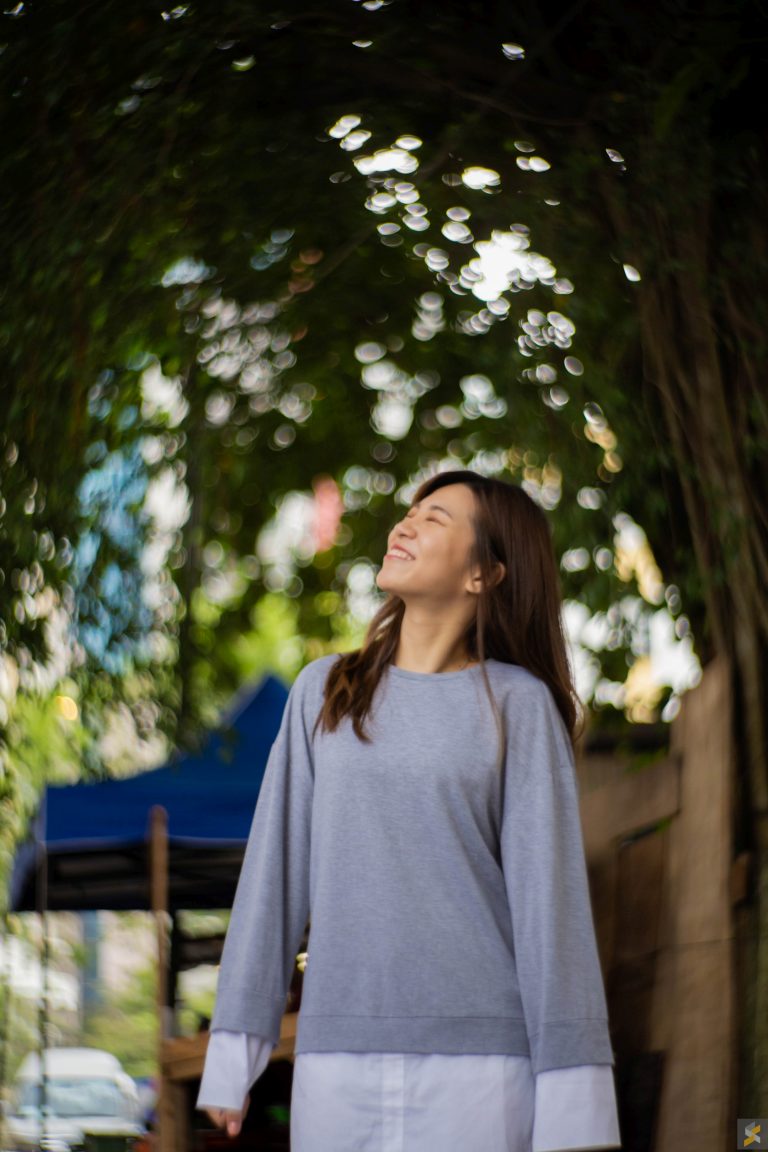 The Lomography New Petzval 85mm art lens is magical - SoyaCincau