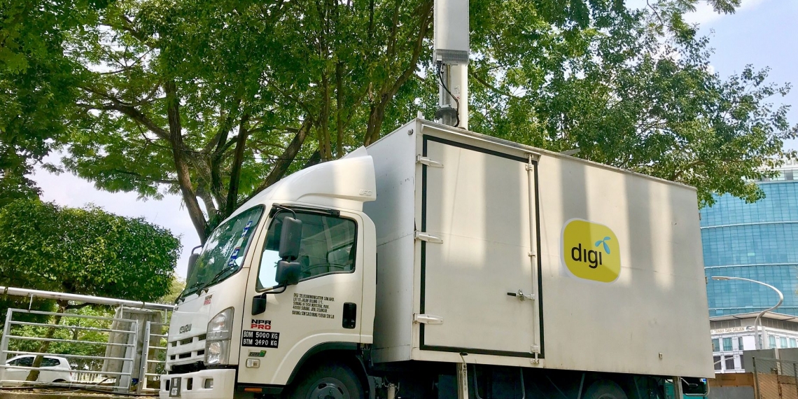 Digi's 5G network at Putrajaya can achieve download speeds of up to 1 ...