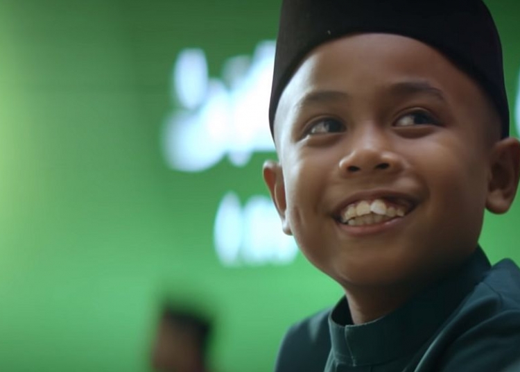 Maxis makes Hari Raya more meaningful for the deaf - SoyaCincau