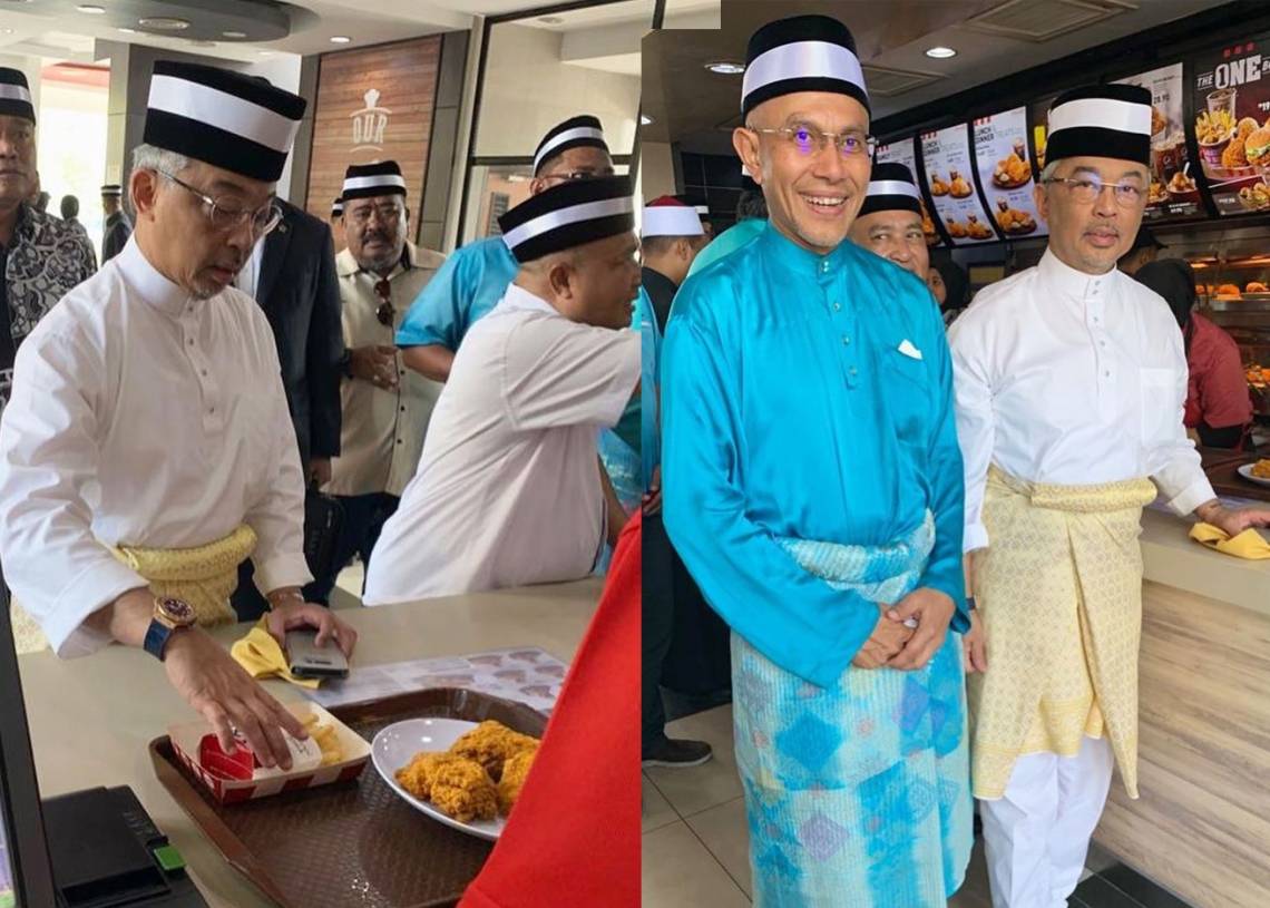 What smartphone does the current Yang Di-Pertuan Agong use? - SoyaCincau