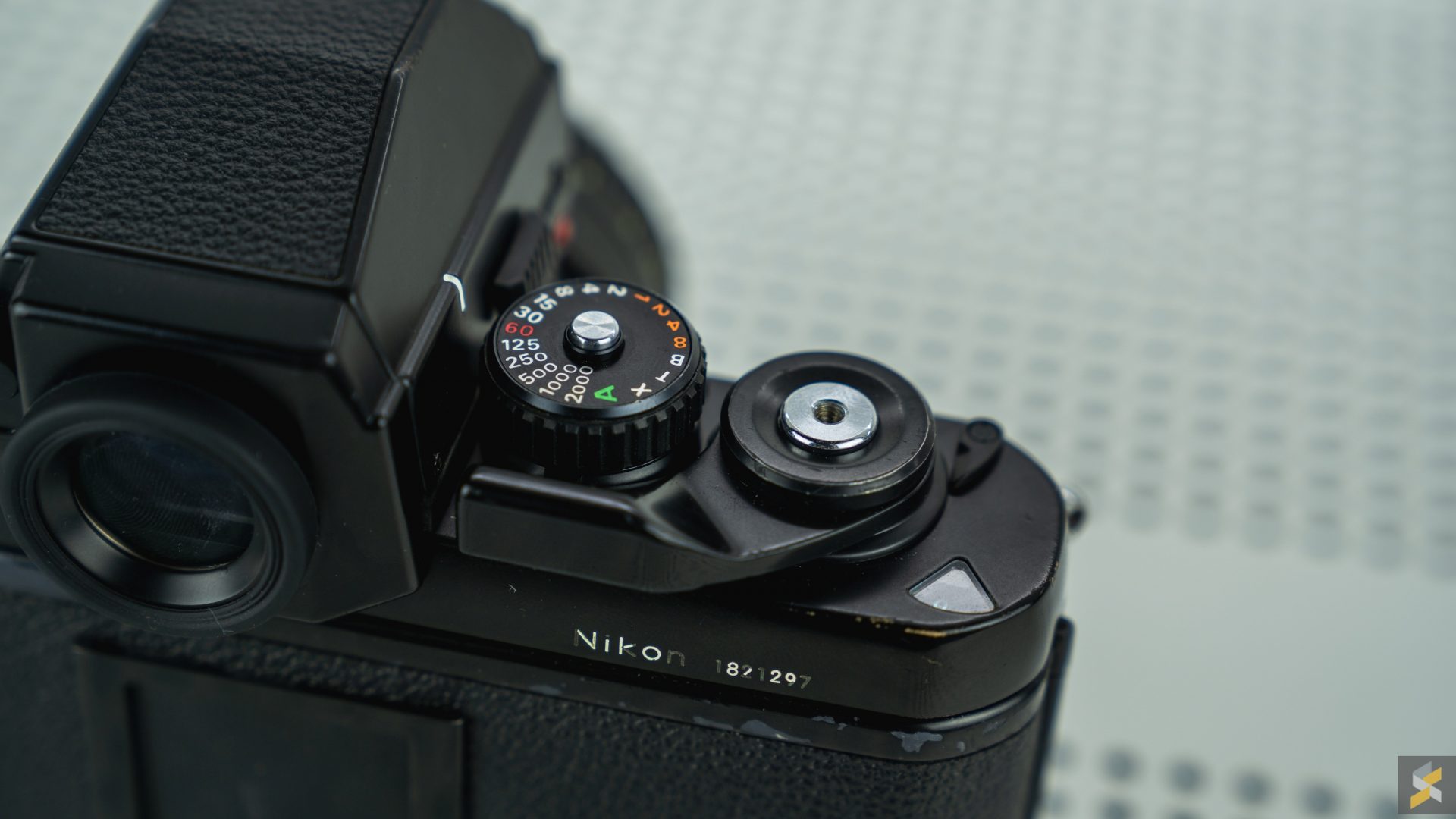 This is the legendary Nikon F3 film camera - SoyaCincau