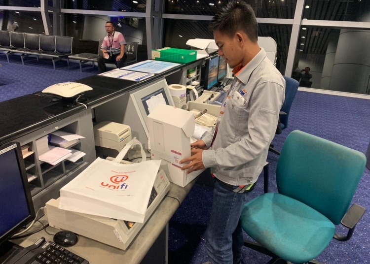 TM provides assistance at KLIA by deploying Unifi Air - SoyaCincau