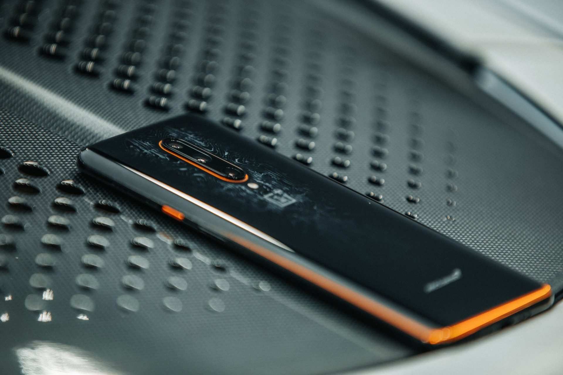 OnePlus 7T Pro McLaren: Premium flagship inspired by the McLaren ...