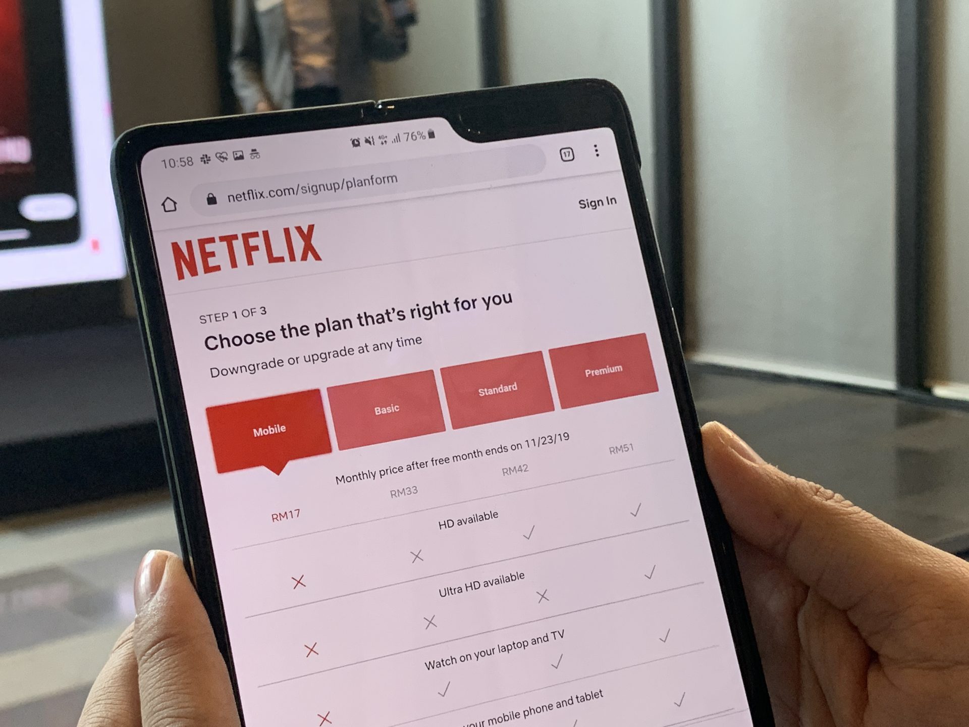 Malaysians can watch Netflix anywhere for RM17/month - SoyaCincau