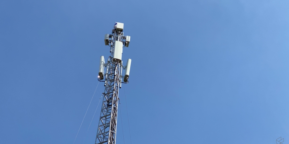 Celcom, Digi and Maxis to jointly fiberise base stations for better 4G ...