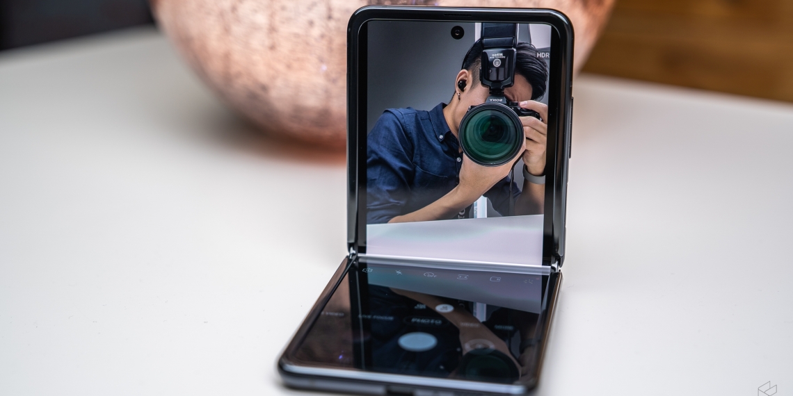 DxOMark: Samsung Galaxy Z Flip camera is almost as good as the iPhone ...