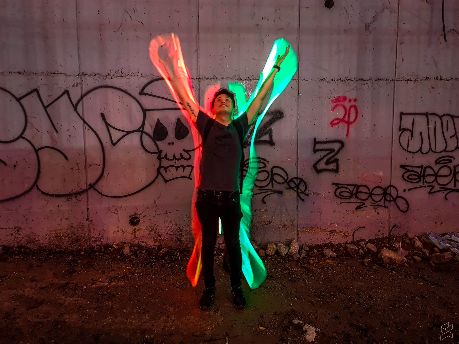 How to create awesome light paintings with a smartphone - SoyaCincau