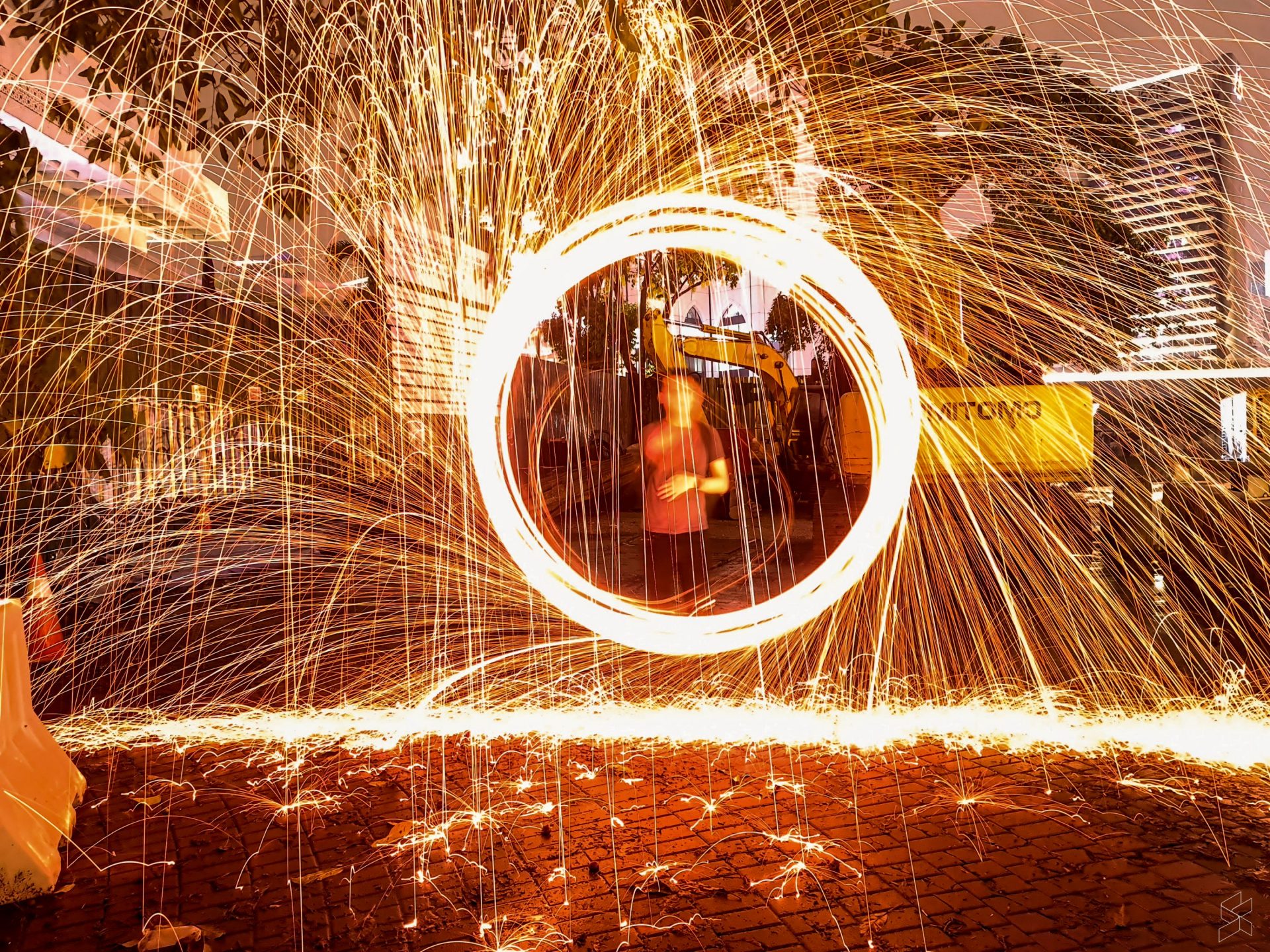 How to create awesome light paintings with a smartphone - SoyaCincau