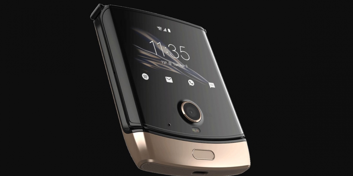 The Motorola Razr has a new gold colour option, and I love it - SoyaCincau