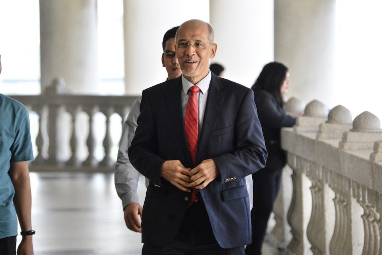Former 1MDB Chairman appointed as TM's new Chairman - SoyaCincau