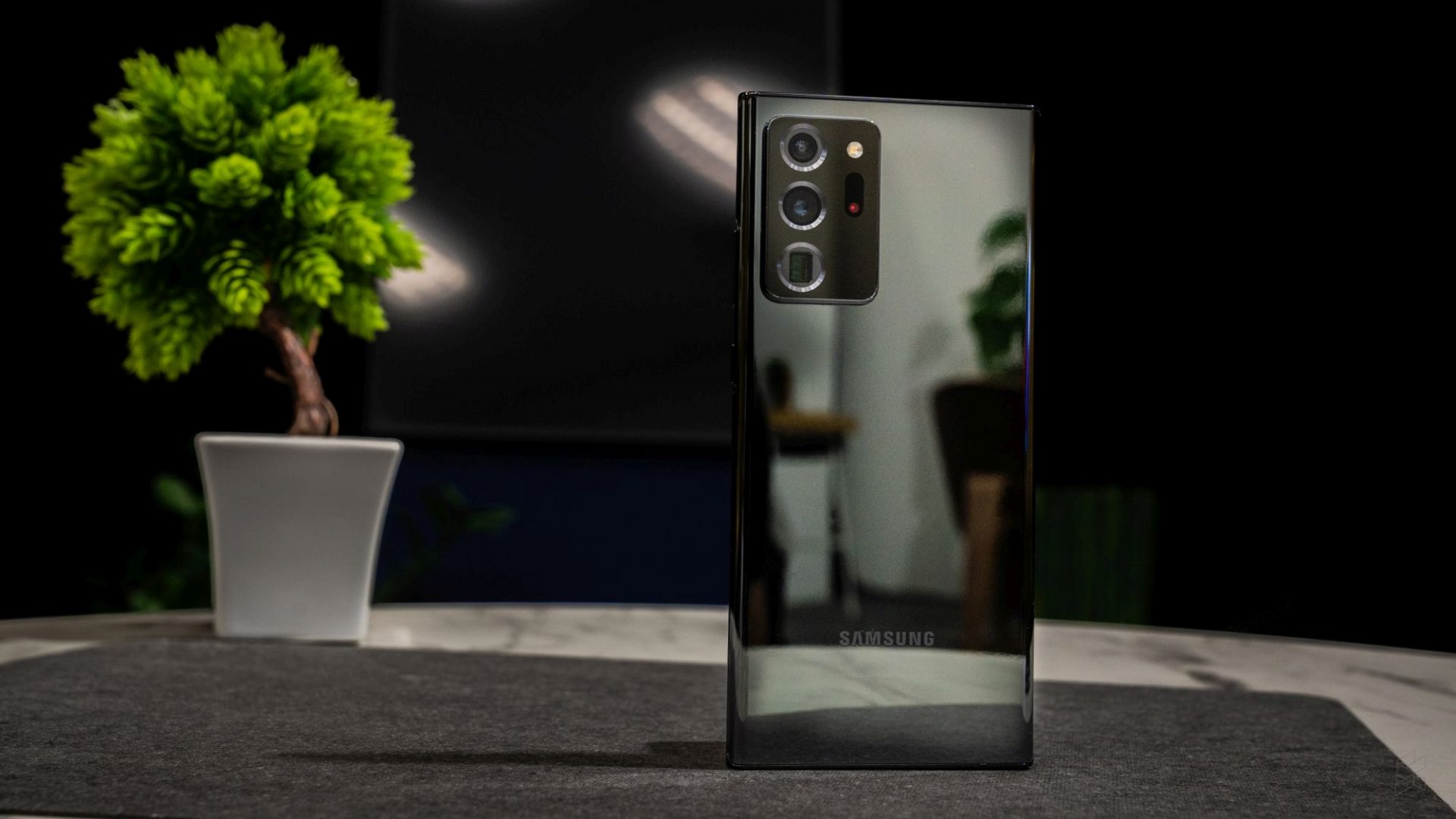 Should you buy the Samsung Galaxy S22 Ultra or the Note 20 Ultra?