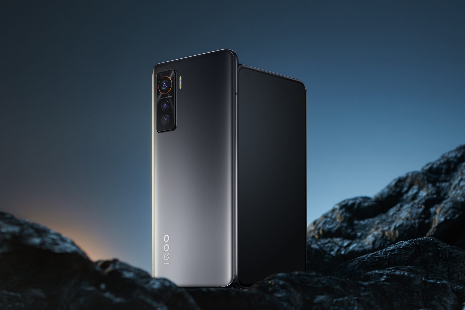 IQoo 5 Pro BMW edition: 0-100% charge in 15 minutes - SoyaCincau
