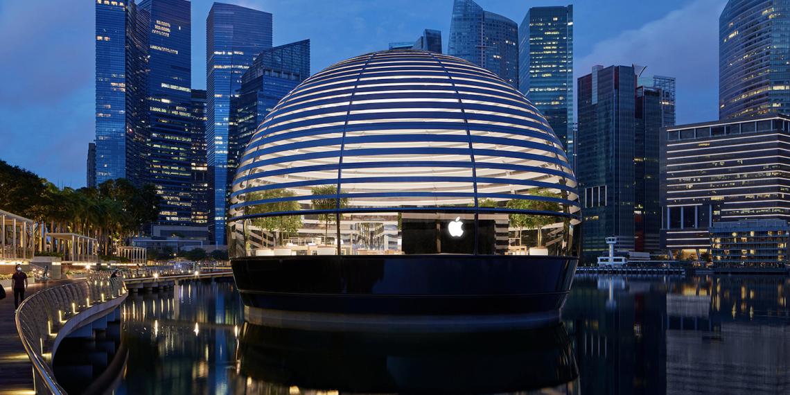 Here's what the Apple Marina Bay Sands orb looks like on the inside ...