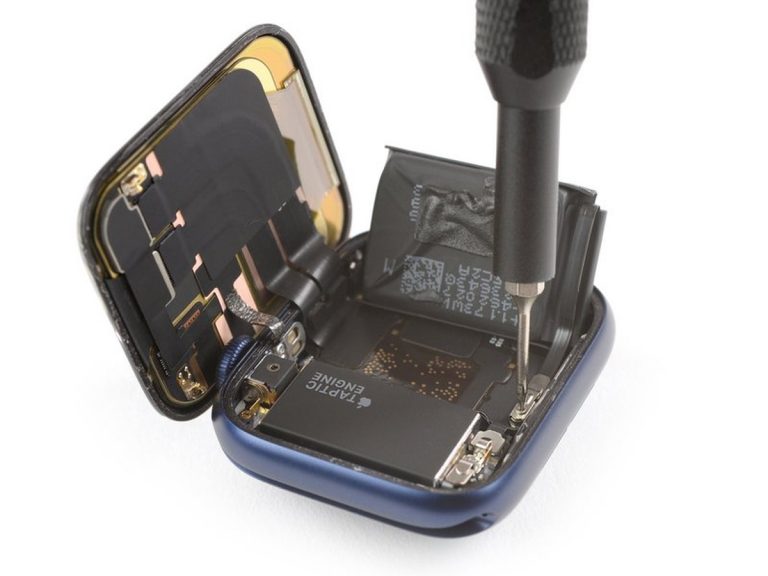 What do the insides of an Apple Watch Series 6 look like? - SoyaCincau