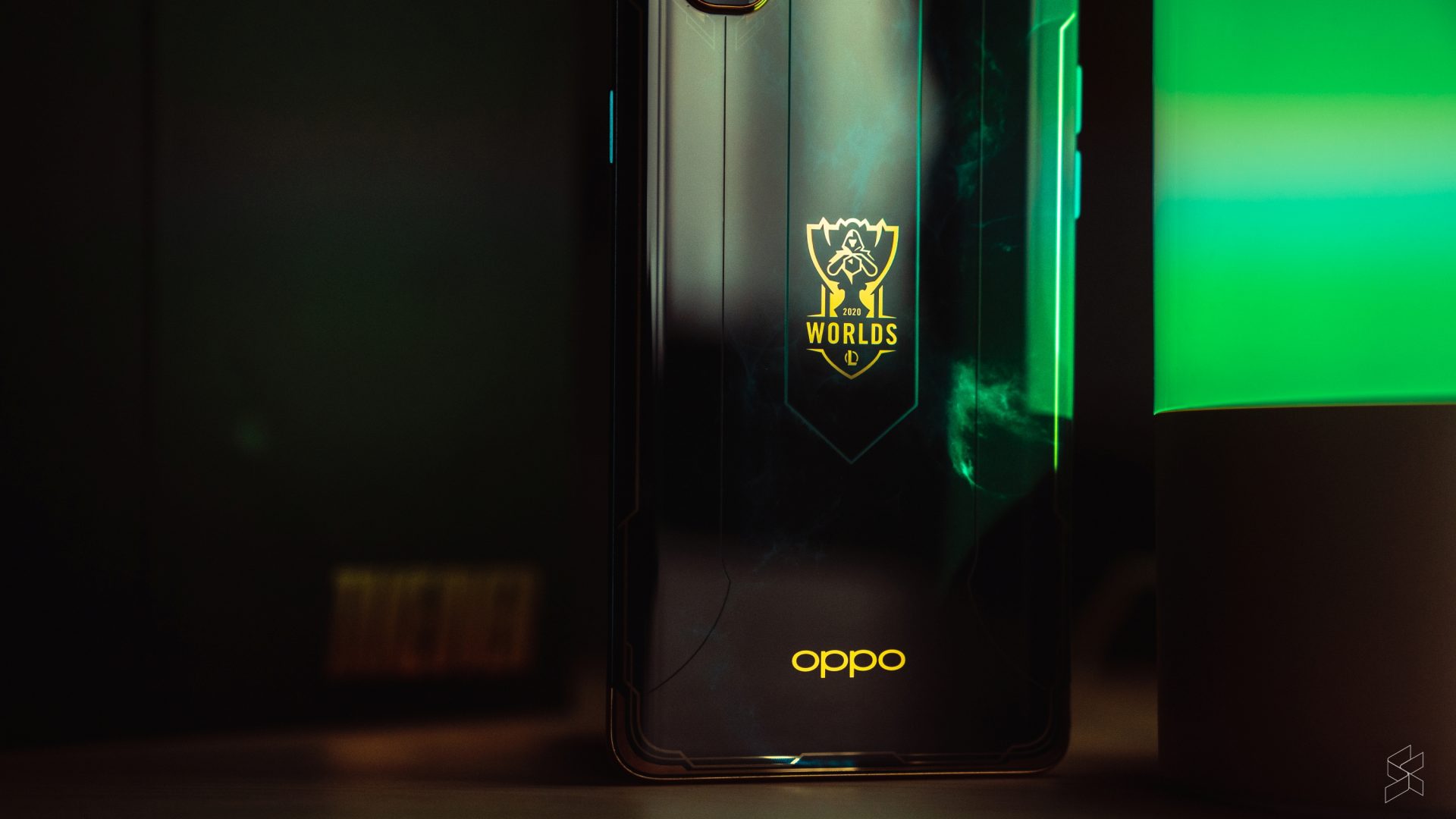 Unboxing the Oppo Find X2 League of Legends: Worlds 2020 Edition ...
