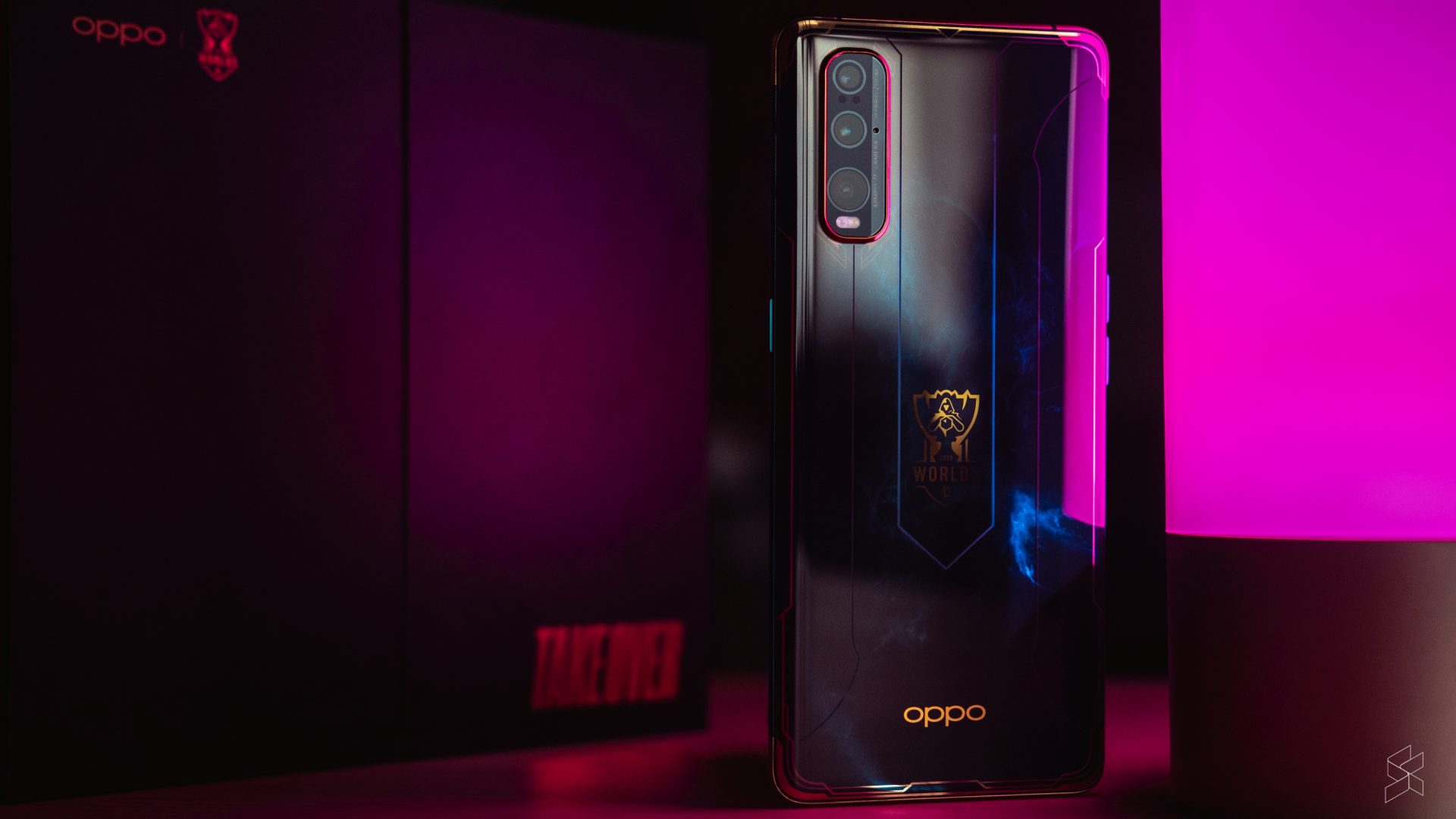 Unboxing the Oppo Find X2 League of Legends: Worlds 2020 Edition ...