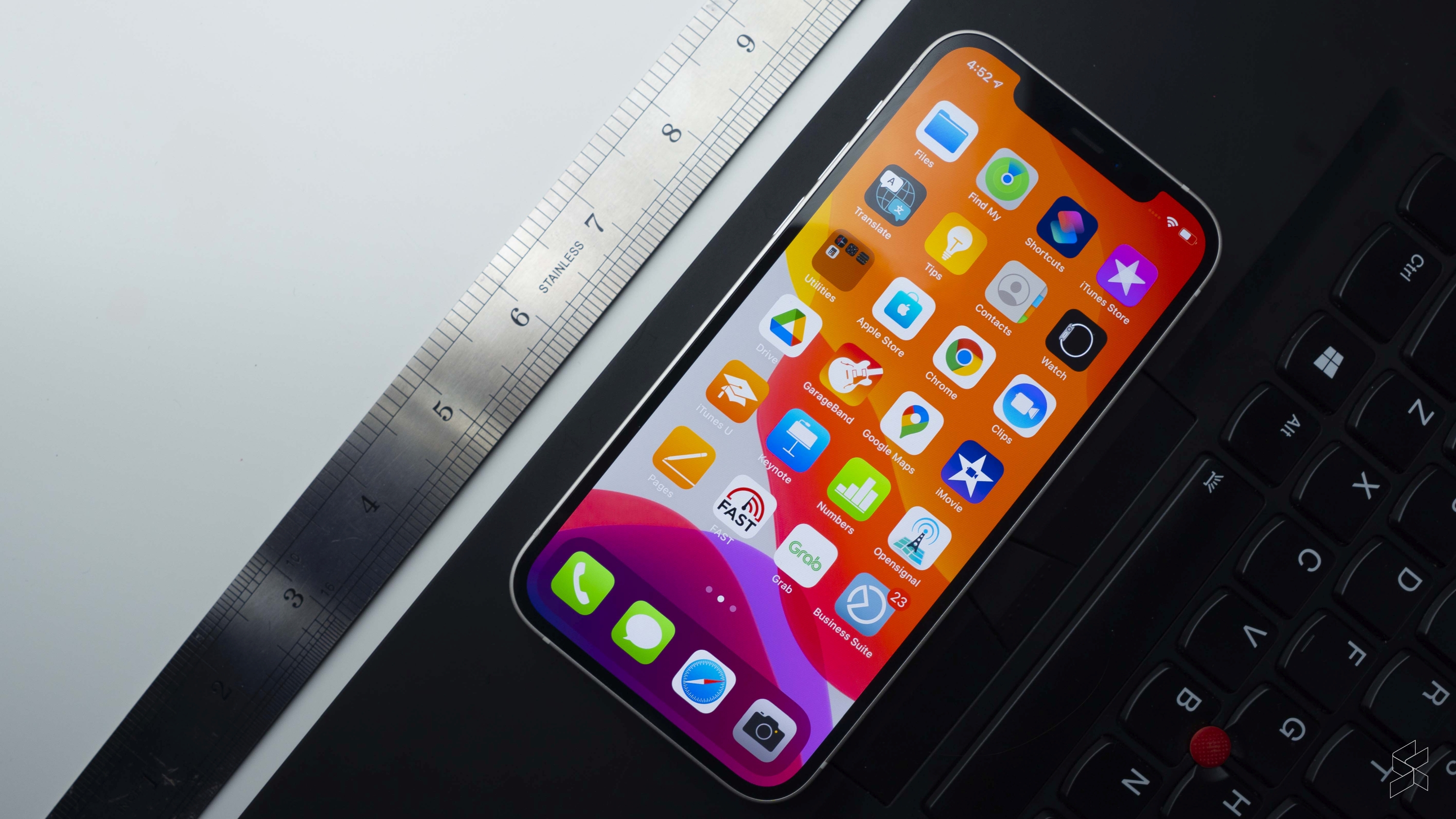 Apple's iPhone 12 lineup has now sold over 100 million units - SoyaCincau