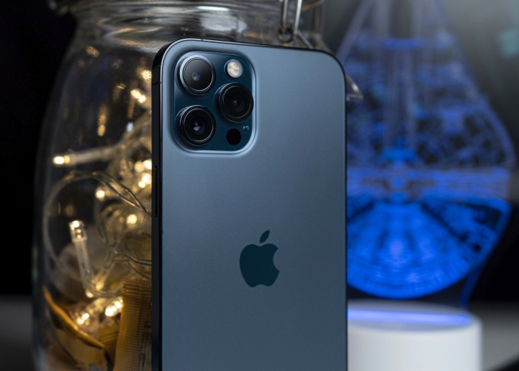 Report: Apple testing foldable screen prototypes for upcoming iPhone ...