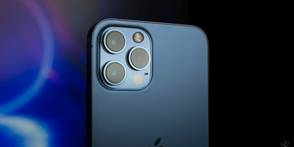 This is how the LiDAR sensor in the iPhone 12 Pro helps the visually ...