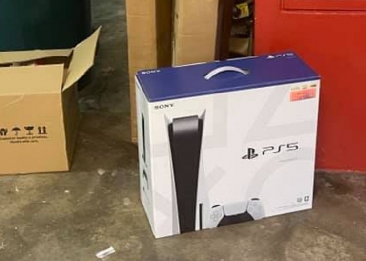 Singaporean finds empty PS5 box in trash, sells it for almost RM100 on ...