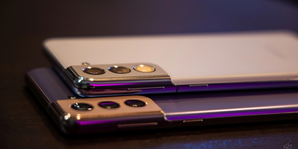 Samsung Galaxy S21 with plastic back is easier to repair than the ...