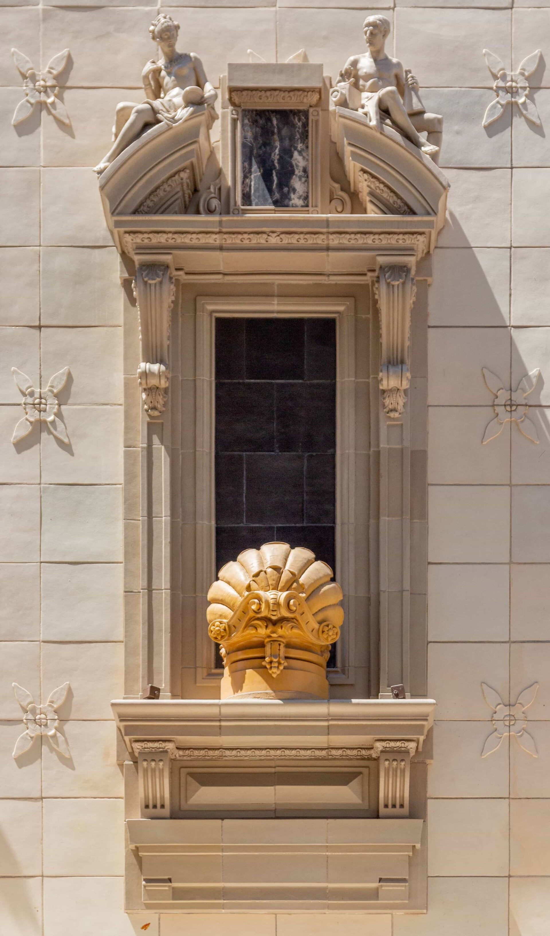 Apple turns a historic LA theatre into one of the most visually ...