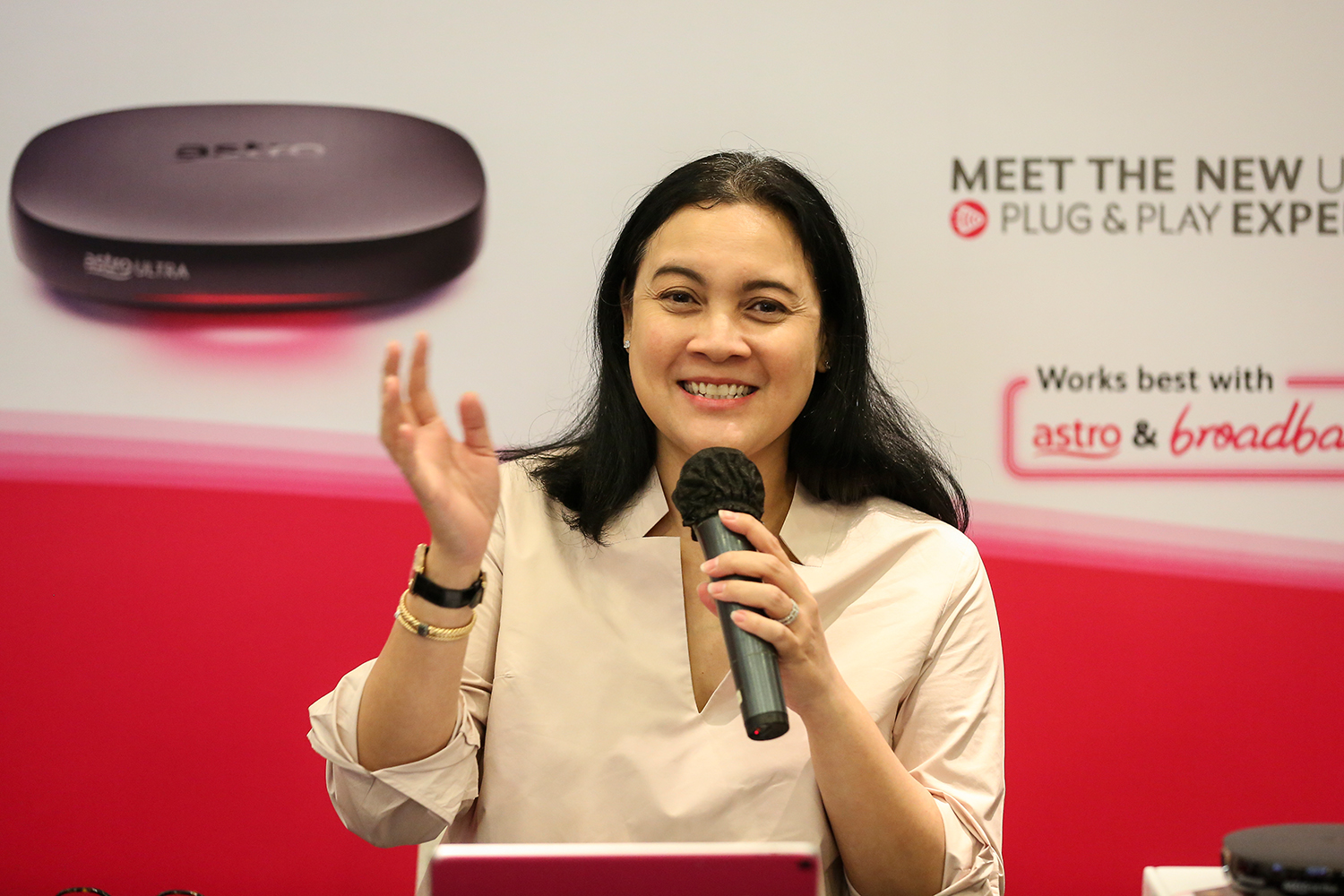 Astro Ultra Plug & Play Box now official, satellite dish not required ...