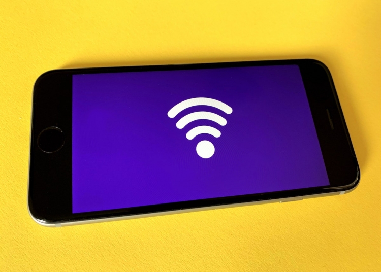 ALERT! Certain WiFi networks will disable your iPhone's WiFi ...