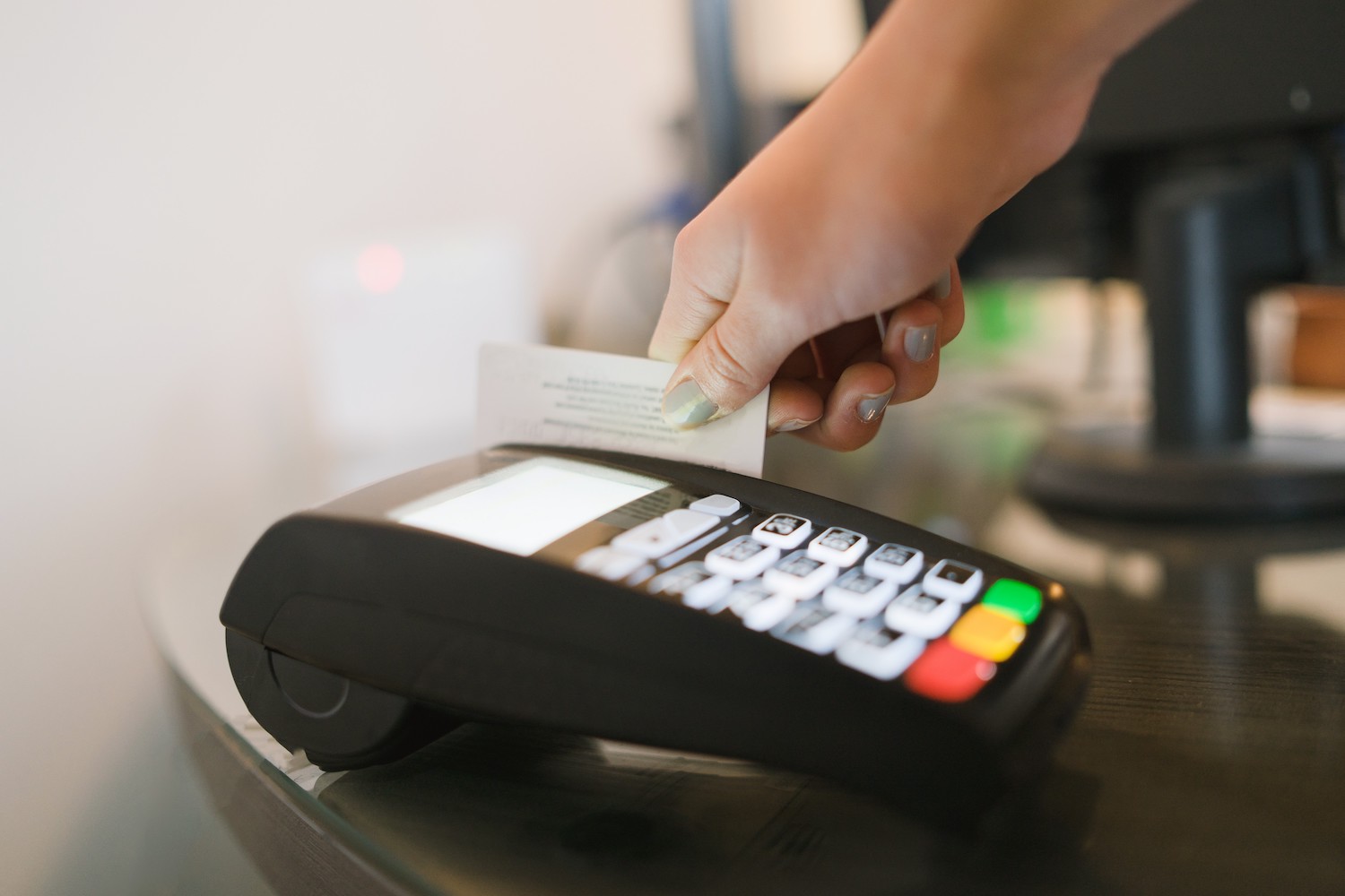 Mastercard will completely replace magnetic stripes with EMV chips by ...