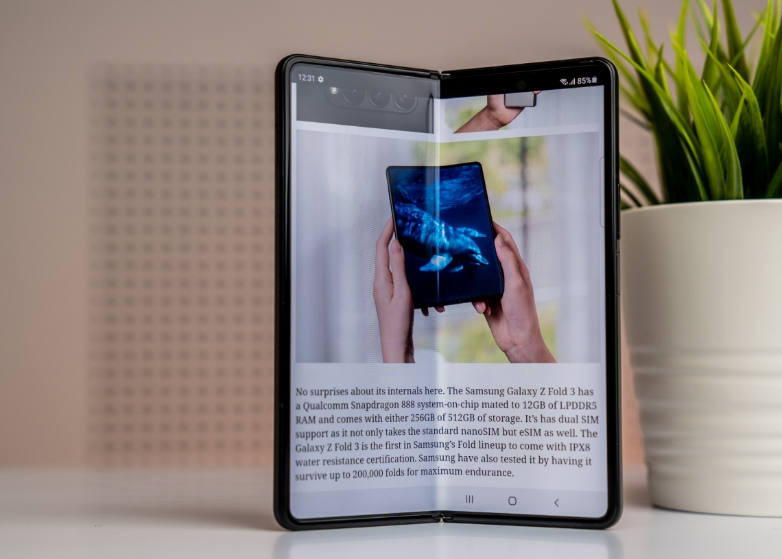 Galaxy Z Fold 3 users rejoice: Gboard finally has an option for a split ...