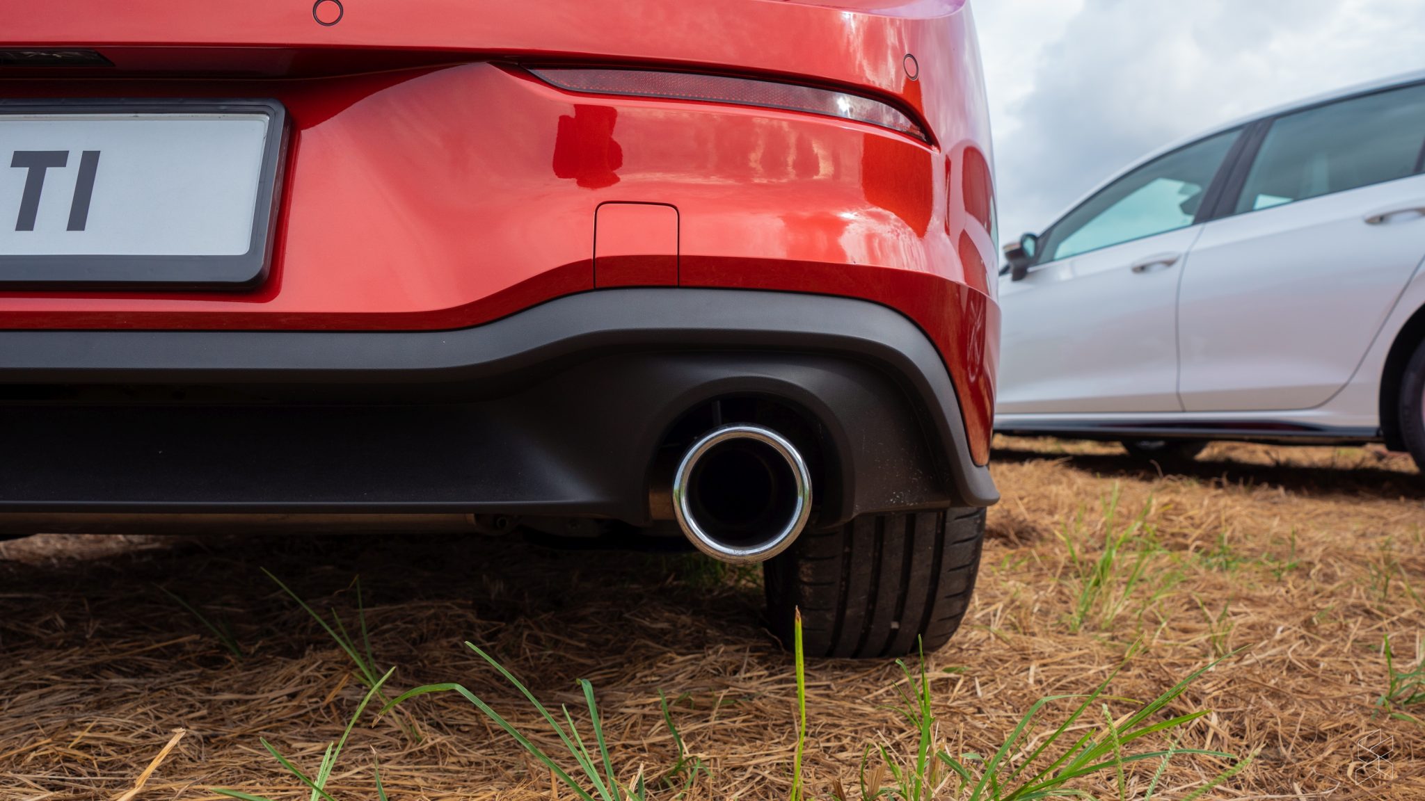 Volkswagen Golf R-Line & Golf GTI Mk8 launched in Malaysia, starting ...