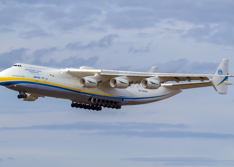 worlds largest plane - SoyaCincau