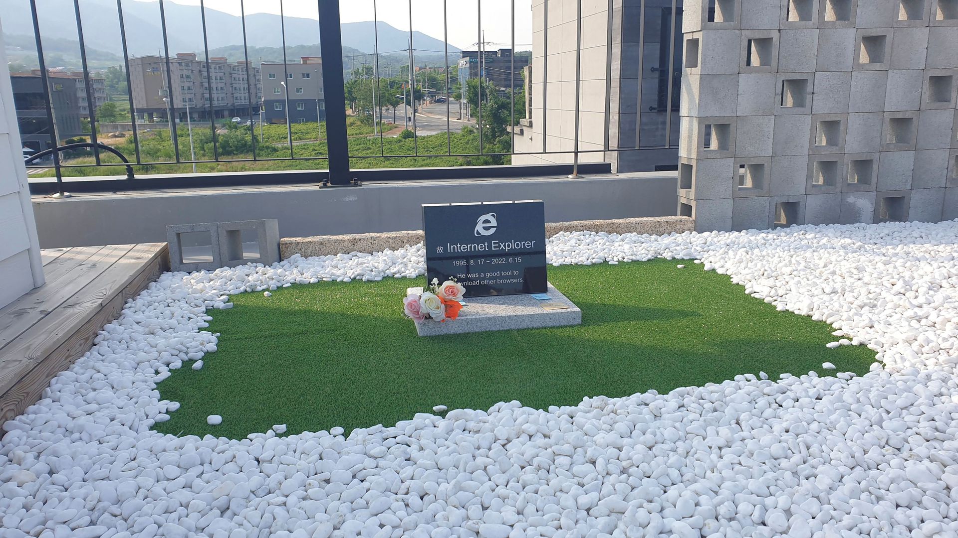 Someone actually spent almost RM1,500 to build a tombstone for Internet ...