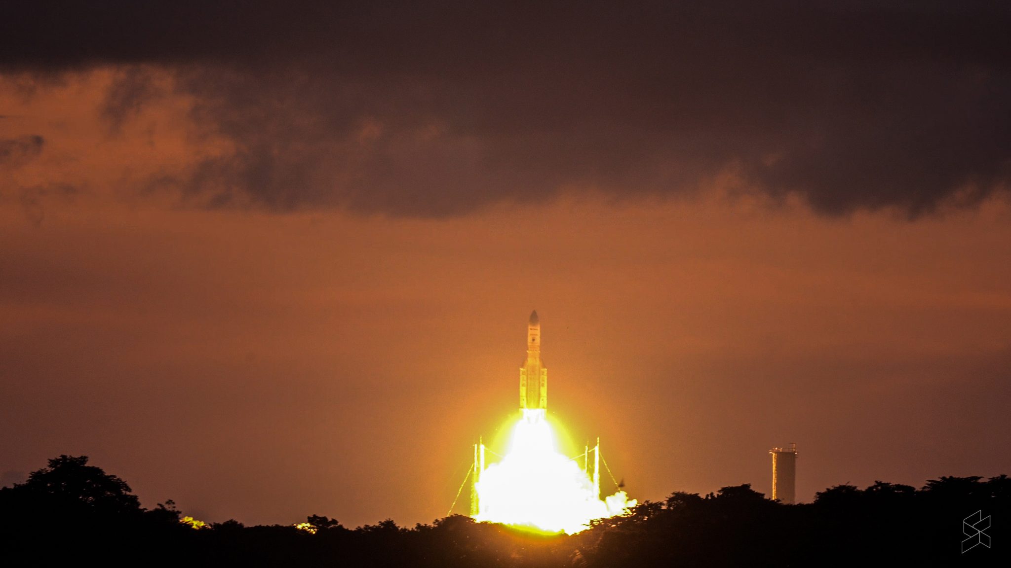 Here are some of the best shots of the MEASAT-3d launch today - SoyaCincau
