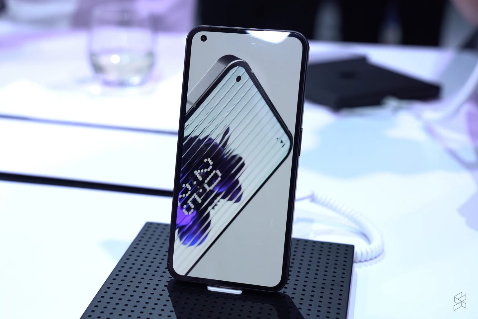 Nothing Phone (1) 128GB now available in Malaysia for RM1,499, 256GB ...