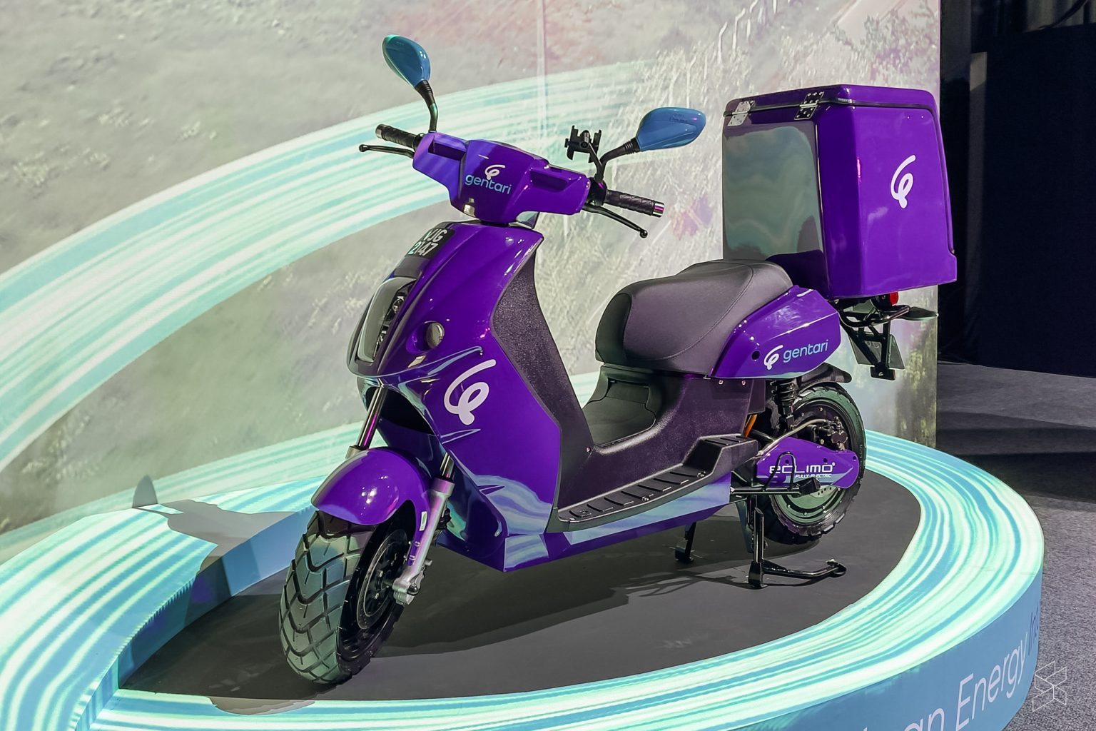 Petronas launches Gentari green energy company, plans to install 25,000 ...