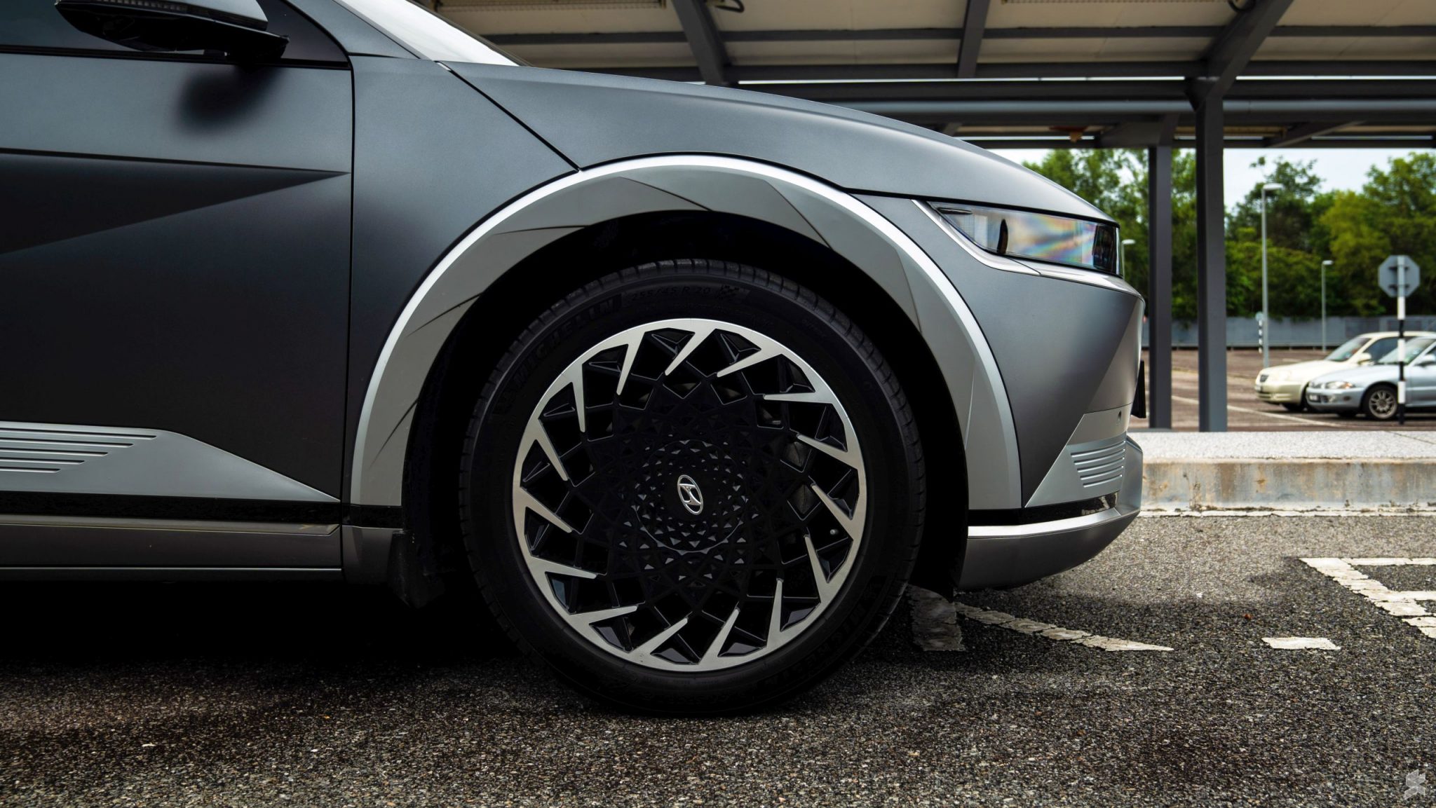 Do electric vehicles need EV-specific tyres? | SoyaCincau's EV Buyer's ...