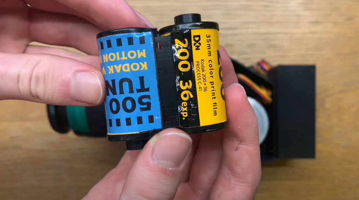 This college student 3D-printed a video camera that runs on 35mm film ...